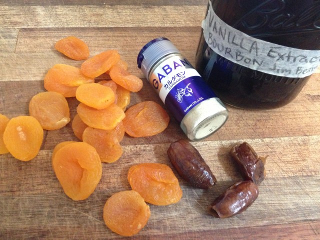 Stewed Apricots with Vanilla and Cardamom « Naturally DIY